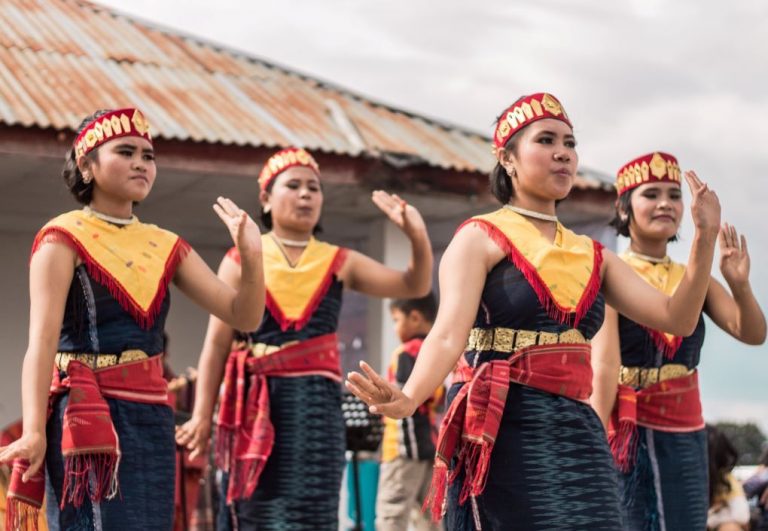 Mengenal Tarian Adat Batak Manortor